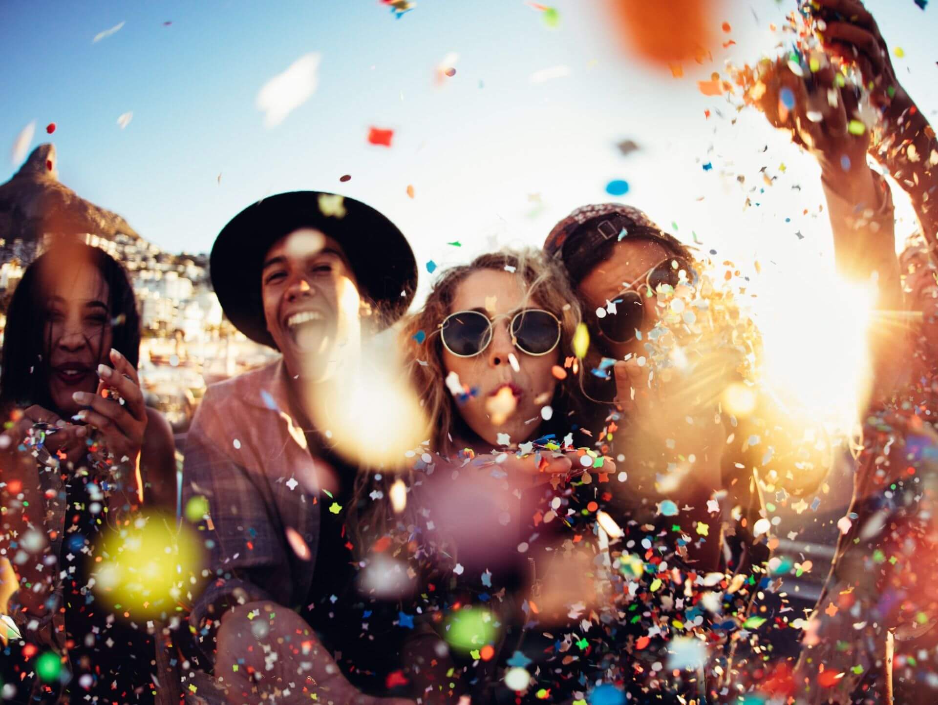 Новогодишни Подароци: Ваучер за Подарок за Нова Година - Gifto.mk